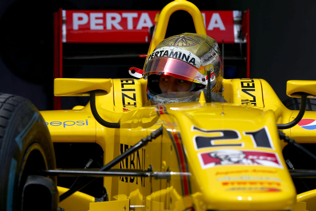 Pada Laga Pertama F2 Tim Arden Naik Podium – MediaBalap.com | Informasi ...